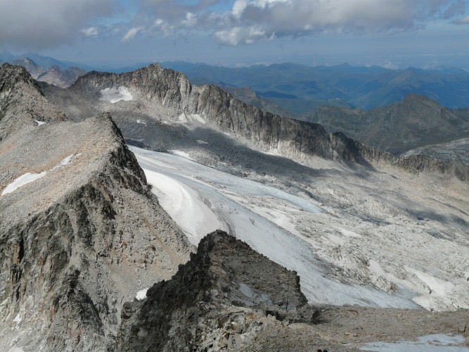 Pico de Aneto: Berg in Spanien